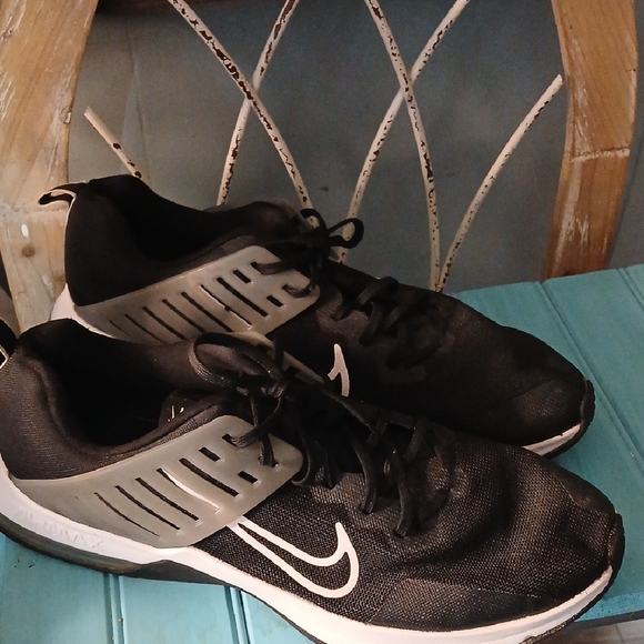 Nike | Shoes | Nike Mens Black And Gray Athletic Shoes | Poshmark